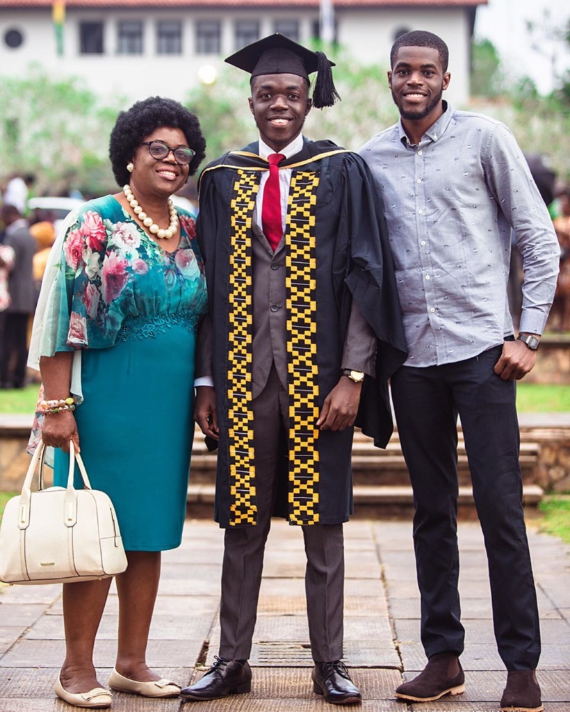 #Graduation2k19: 15 fashionable Legon graduates whose outfits deserve a ...